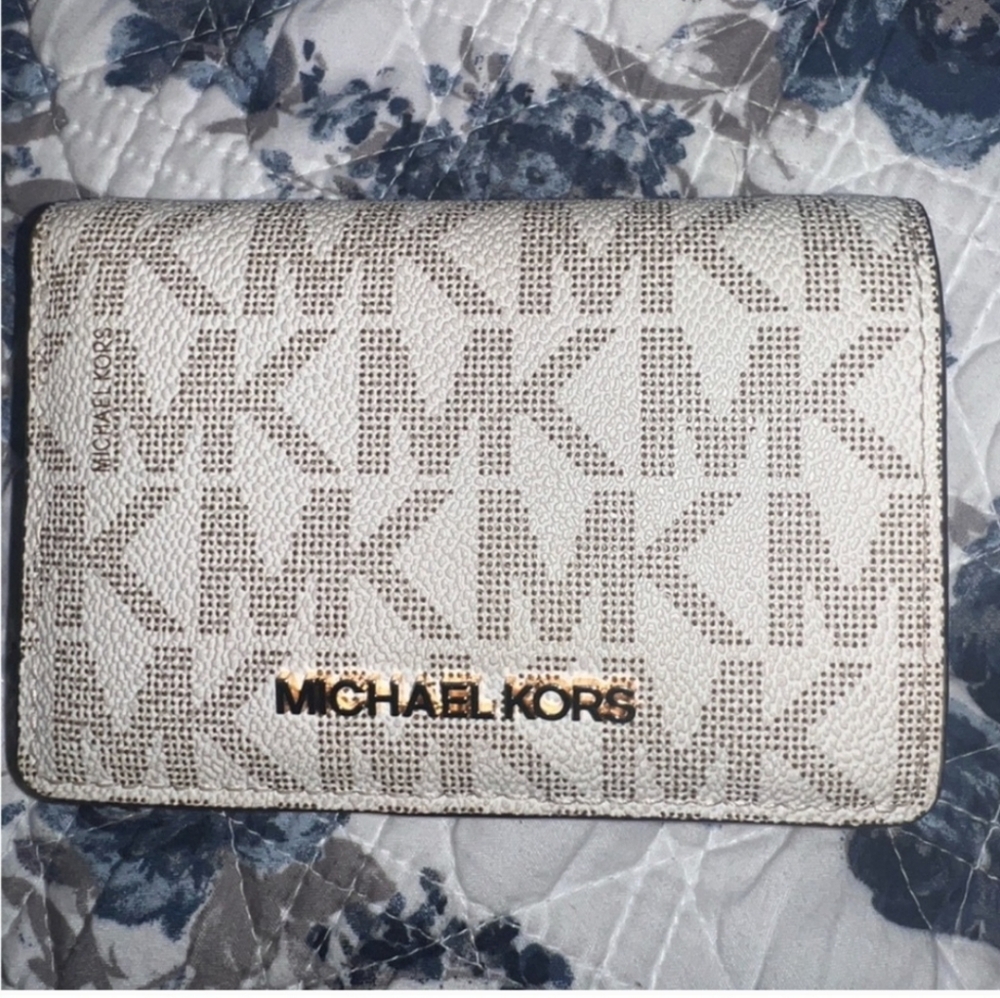 Michael Kors Medium Slim Bifold Wallet - Gem